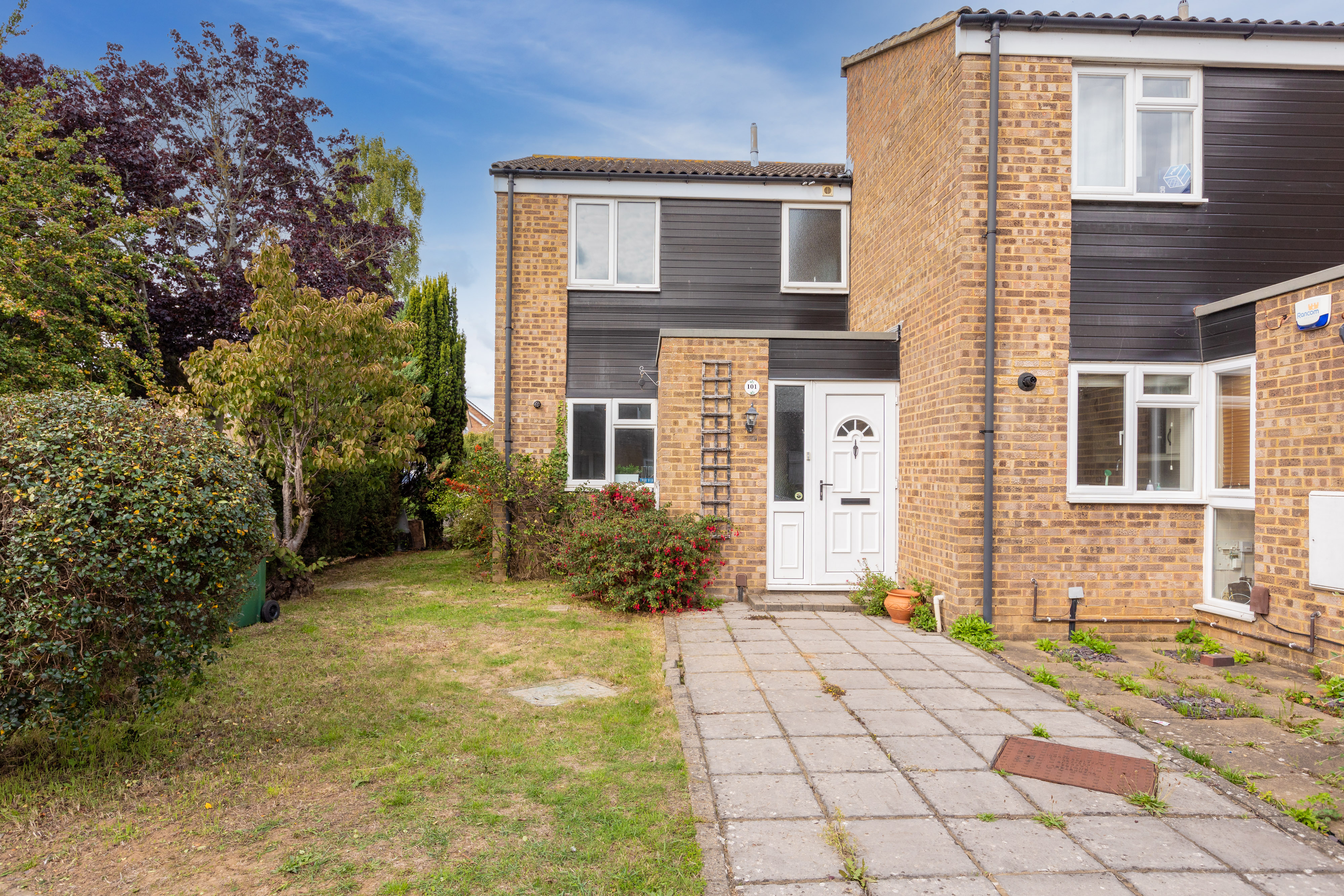 The Property Market: A Not-So-Scary Stance on Buying and Selling | Braxton
